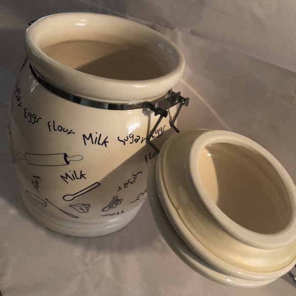 Kitchen | Vintage Container Ceramic With Locking Lid Large Rubber Seal ...